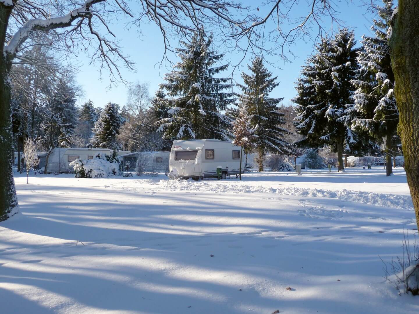 Campen im Winter - Campingplatz Am Furlbach - CarlMakesMedia