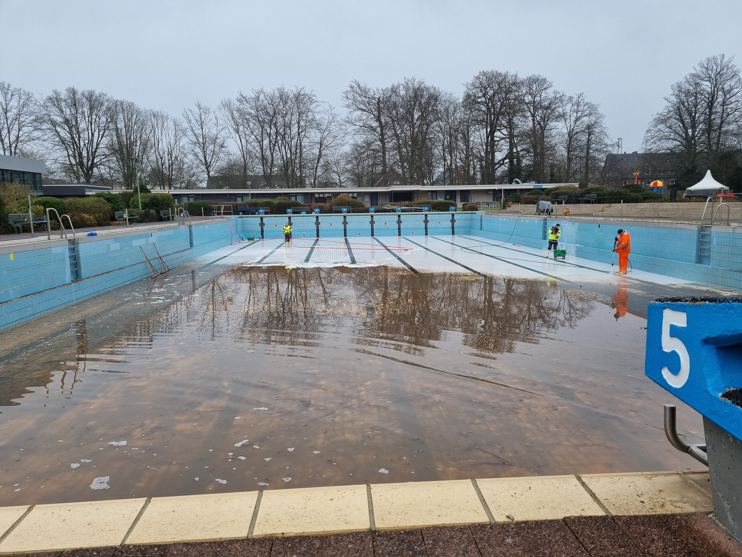 Saisonstart im Nordbad-Freibad: - CarlMakesMedia