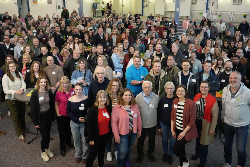 400 Ehemalige feiern Wiedersehen - CarlMakesMedia